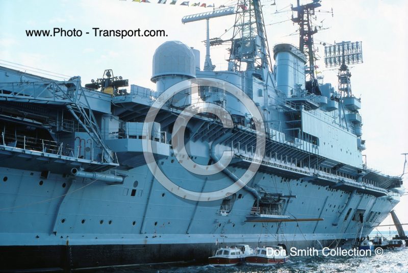 HMS ARK ROYAL - R09 - Aircraft Carrier - Photo Transport