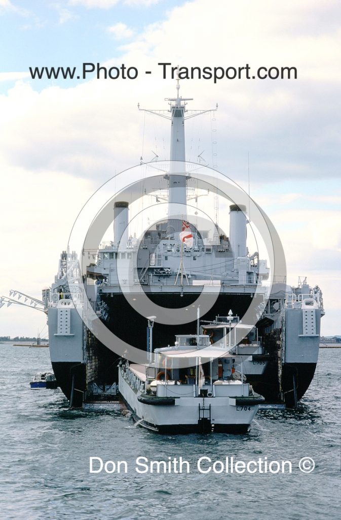 HMS FEARLESS - L10 - Assault Landing Ship - Photo Transport